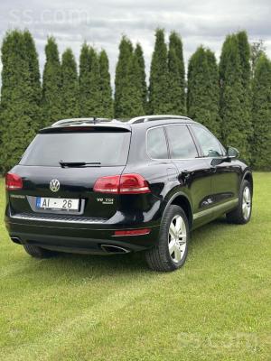 Melns Volkswagen Touareg 2012 Rīga, ar dzinēja tilpumu 3.00 L un nobraukumu 219 tūkst. km par 12000 €, foto 6 vietnē AUTOMOTO.COM.LV