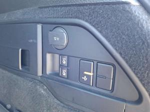 Black Volkswagen Touareg 2012 in Silute, with an engine capacity of 2.97 L and mileage of 325 thousand km for 8800 €, photo 29 on AUTOMOTO.COM.LV