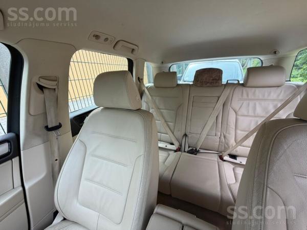 Melns Volkswagen Touareg 2012 Jūrmala, ar dzinēja tilpumu 3.00 L un nobraukumu 293 tūkst. km par 9900 €, foto 5 vietnē AUTOMOTO.COM.LV