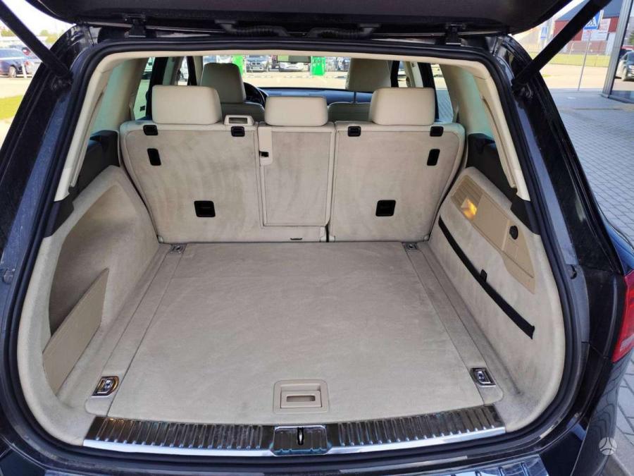 Black Volkswagen Touareg 2012 in Siauliai, with an engine capacity of 3.60 L and mileage of 180 thousand km for 8700 €, photo 25 on AUTOMOTO.COM.LV