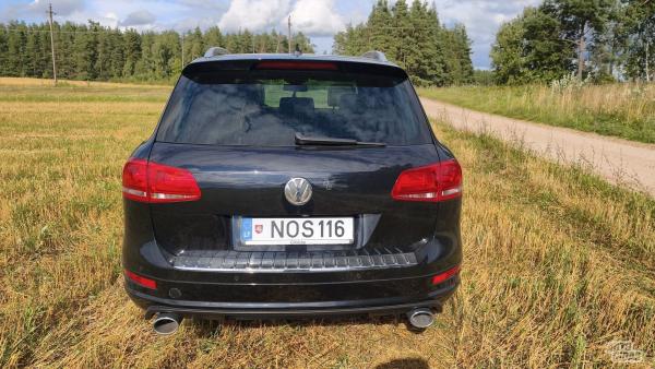 Melns Volkswagen Touareg 2012 Trakai, ar dzinēja tilpumu 3.00 L un nobraukumu 235 tūkst. km par 13000 €, foto 9 vietnē AUTOMOTO.COM.LV
