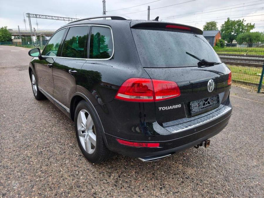 Melns Volkswagen Touareg 2012 Šauļi, ar dzinēja tilpumu 3.00 L un nobraukumu 251 tūkst. km par 9400 €, foto 7 vietnē AUTOMOTO.COM.LV