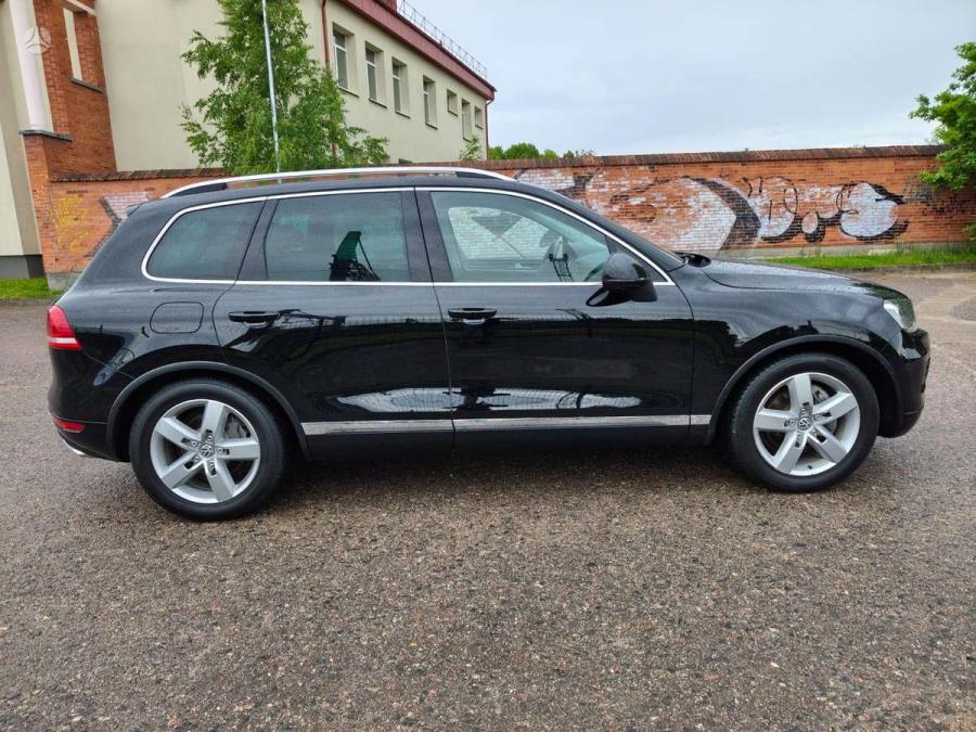 Melns Volkswagen Touareg 2012 Šauļi, ar dzinēja tilpumu 3.00 L un nobraukumu 251 tūkst. km par 9400 €, foto 8 vietnē AUTOMOTO.COM.LV