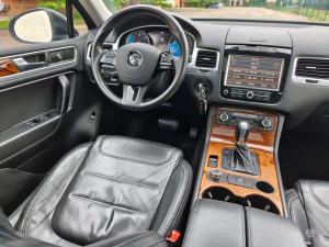 Melns Volkswagen Touareg 2012 Šauļi, ar dzinēja tilpumu 3.00 L un nobraukumu 251 tūkst. km par 9400 €, foto 11 vietnē AUTOMOTO.COM.LV