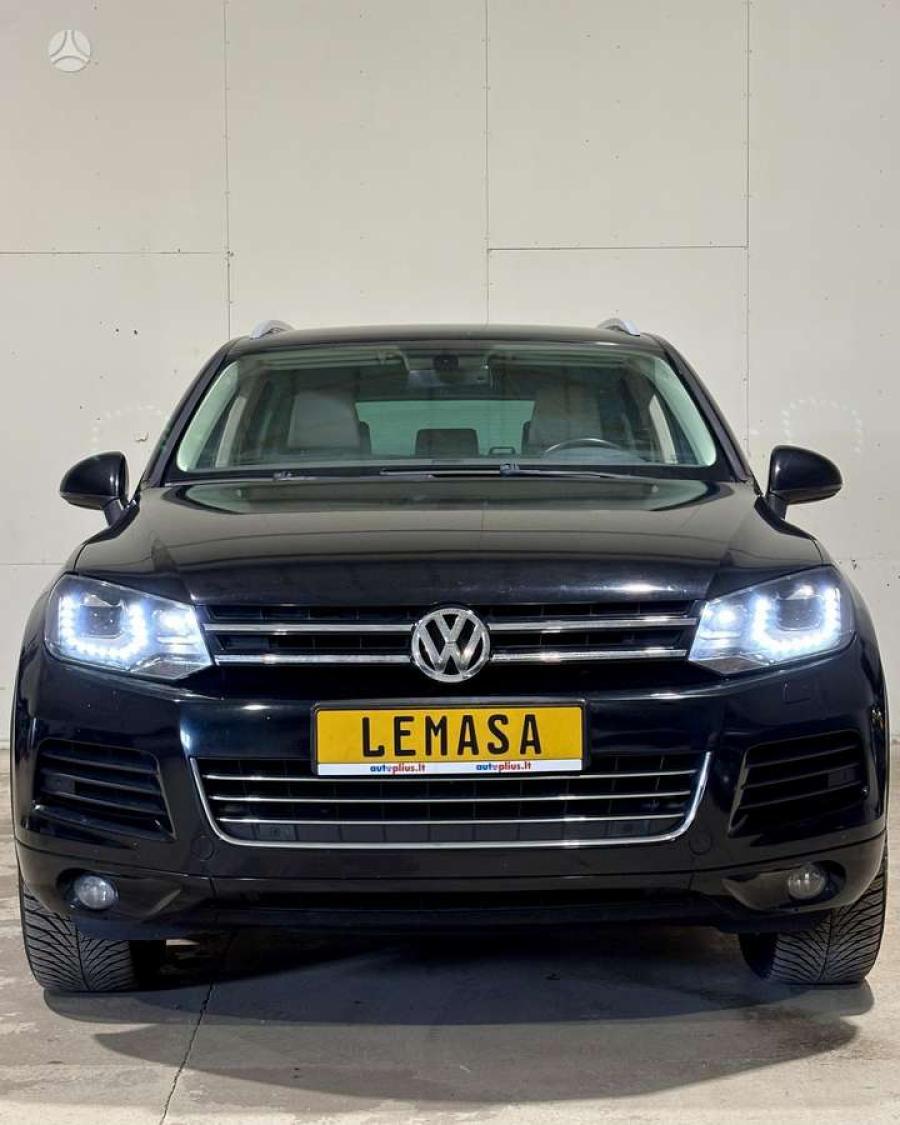 Black Volkswagen Touareg 2012 in Klaipeda, with an engine capacity of 3.60 L and mileage of 264 thousand km for 7900 €, photo 4 on AUTOMOTO.COM.LV