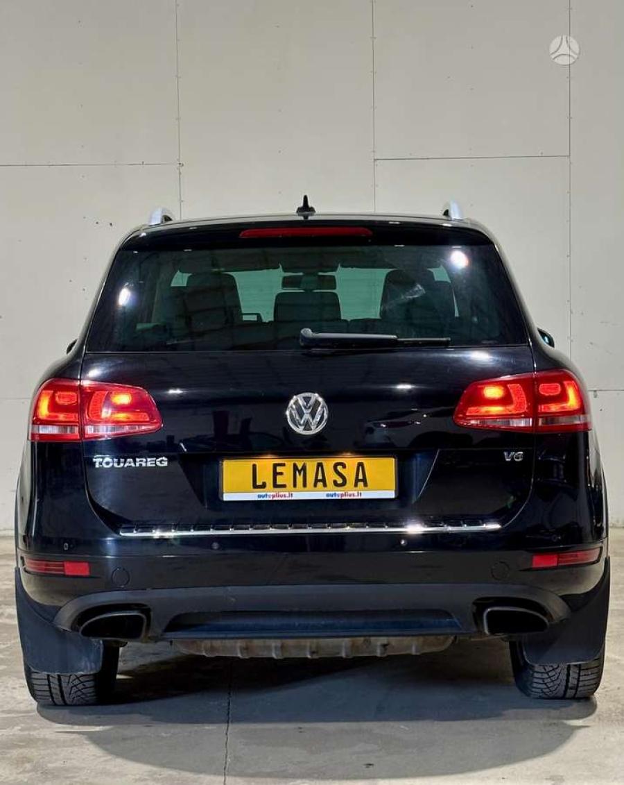 Black Volkswagen Touareg 2012 in Klaipeda, with an engine capacity of 3.60 L and mileage of 264 thousand km for 7900 €, photo 5 on AUTOMOTO.COM.LV