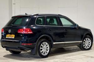 Black Volkswagen Touareg 2012 in Klaipeda, with an engine capacity of 3.60 L and mileage of 264 thousand km for 7900 €, photo 6 on AUTOMOTO.COM.LV