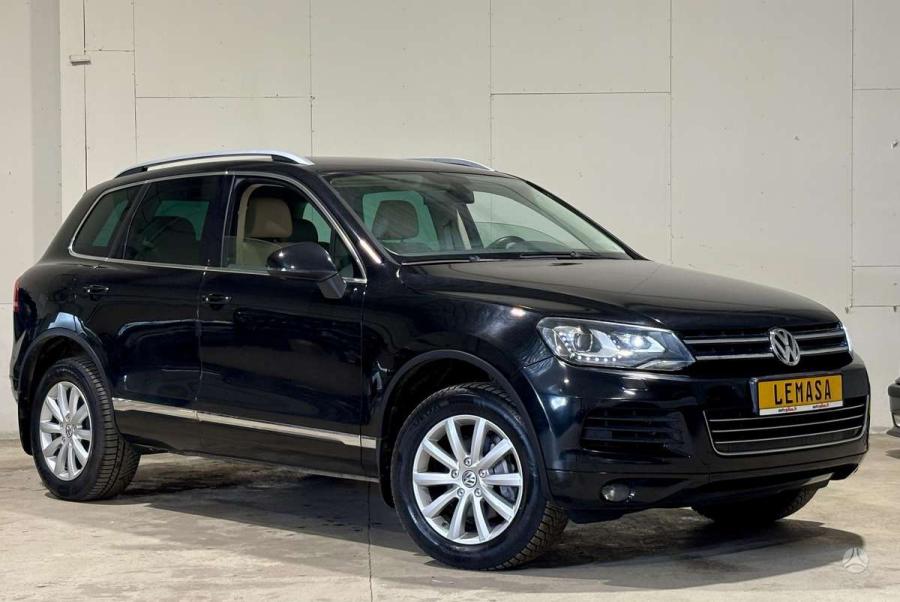 Black Volkswagen Touareg 2012 in Klaipeda, with an engine capacity of 3.60 L and mileage of 264 thousand km for 7900 €, photo 10 on AUTOMOTO.COM.LV