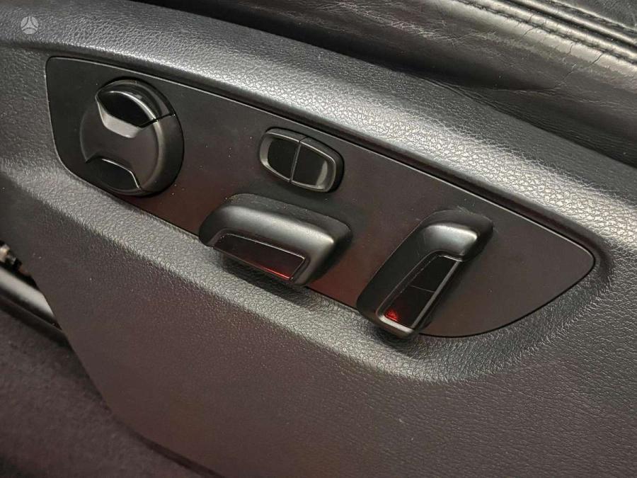 Melns Volkswagen Touareg 2012 Marijampole, ar dzinēja tilpumu 2.97 L un nobraukumu 326 tūkst. km par 12650 €, foto 13 vietnē AUTOMOTO.COM.LV