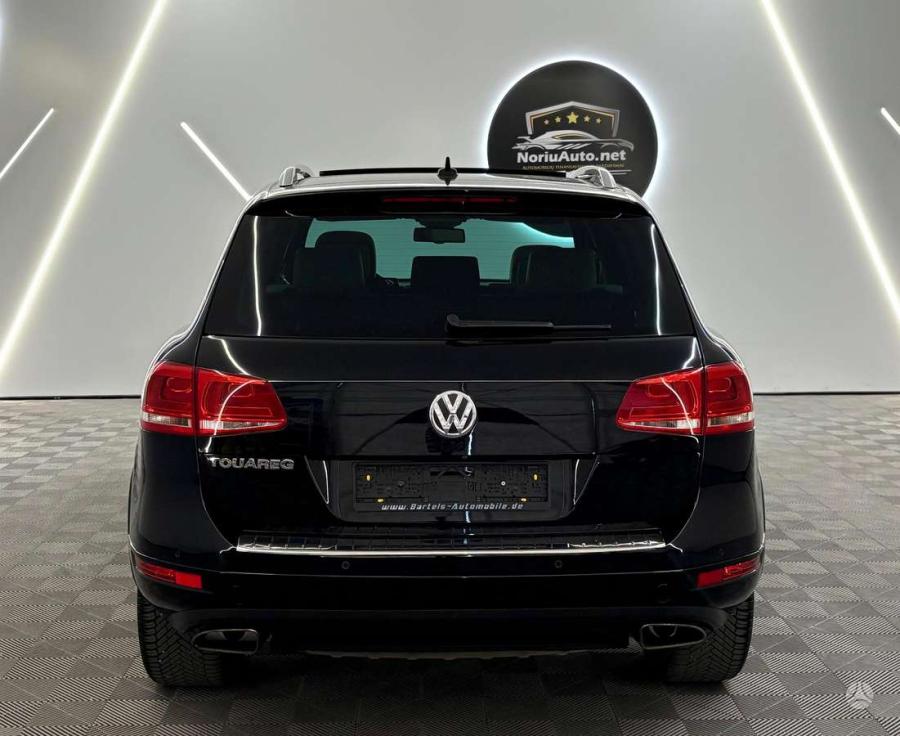 Melns Volkswagen Touareg 2012 Marijampole, ar dzinēja tilpumu 2.97 L un nobraukumu 326 tūkst. km par 12650 €, foto 20 vietnē AUTOMOTO.COM.LV