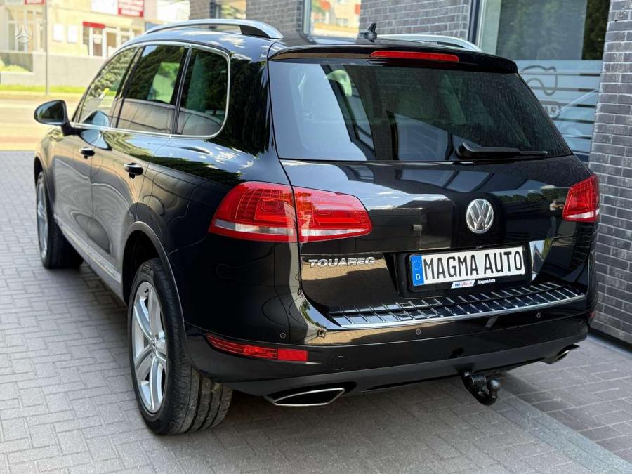 Melns Volkswagen Touareg 2012 Marijampole, ar dzinēja tilpumu 2.97 L un nobraukumu 278 tūkst. km par 13250 €, foto 5 vietnē AUTOMOTO.COM.LV