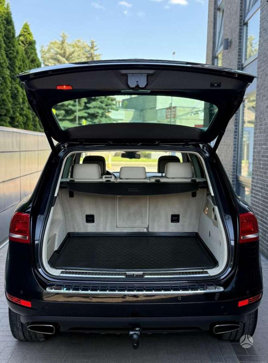 Melns Volkswagen Touareg 2012 Marijampole, ar dzinēja tilpumu 2.97 L un nobraukumu 278 tūkst. km par 13250 €, foto 19 vietnē AUTOMOTO.COM.LV