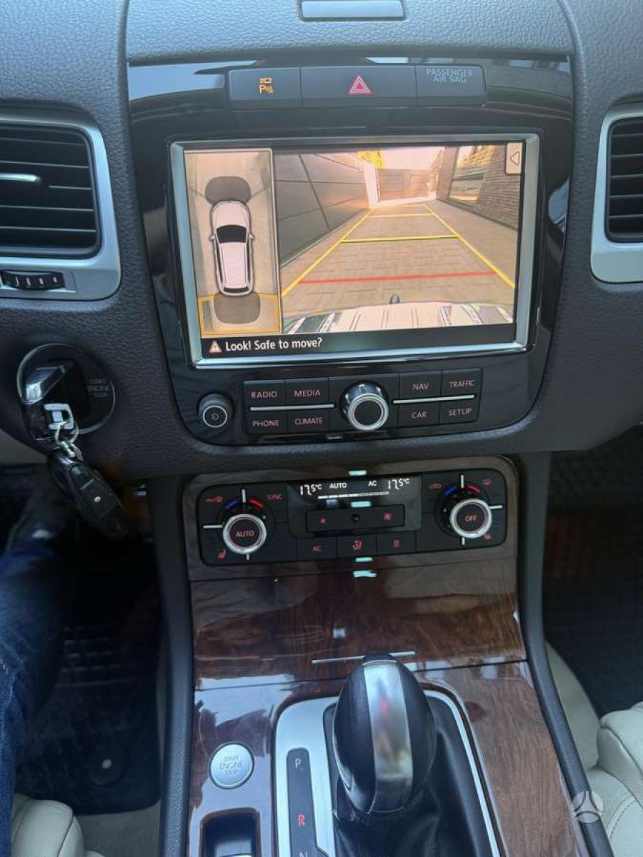 Melns Volkswagen Touareg 2012 Marijampole, ar dzinēja tilpumu 2.97 L un nobraukumu 278 tūkst. km par 13250 €, foto 27 vietnē AUTOMOTO.COM.LV