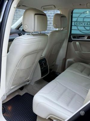 Melns Volkswagen Touareg 2012 Marijampole, ar dzinēja tilpumu 2.97 L un nobraukumu 278 tūkst. km par 13250 €, foto 35 vietnē AUTOMOTO.COM.LV