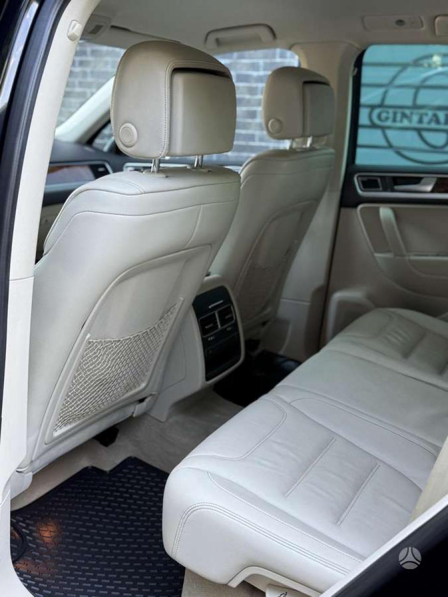 Melns Volkswagen Touareg 2012 Marijampole, ar dzinēja tilpumu 2.97 L un nobraukumu 278 tūkst. km par 13250 €, foto 35 vietnē AUTOMOTO.COM.LV