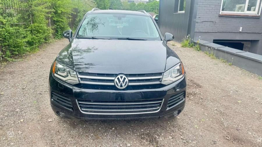 Melns Volkswagen Touareg 2012 Ukmergė, ar dzinēja tilpumu 3.60 L un nobraukumu 212 tūkst. km par 5100 €, foto 3 vietnē AUTOMOTO.COM.LV