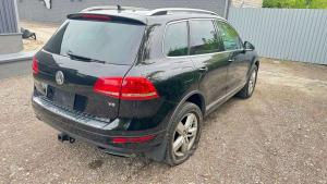 Melns Volkswagen Touareg 2012 Ukmergė, ar dzinēja tilpumu 3.60 L un nobraukumu 212 tūkst. km par 5100 €, foto 8 vietnē AUTOMOTO.COM.LV