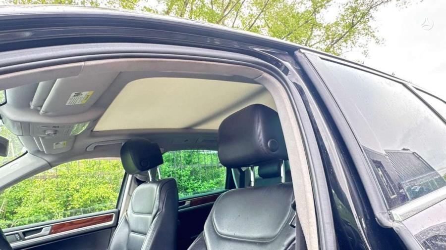Melns Volkswagen Touareg 2012 Ukmergė, ar dzinēja tilpumu 3.60 L un nobraukumu 212 tūkst. km par 5100 €, foto 10 vietnē AUTOMOTO.COM.LV