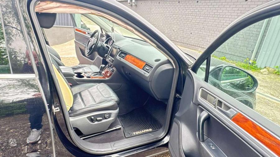Melns Volkswagen Touareg 2012 Ukmergė, ar dzinēja tilpumu 3.60 L un nobraukumu 212 tūkst. km par 5100 €, foto 13 vietnē AUTOMOTO.COM.LV