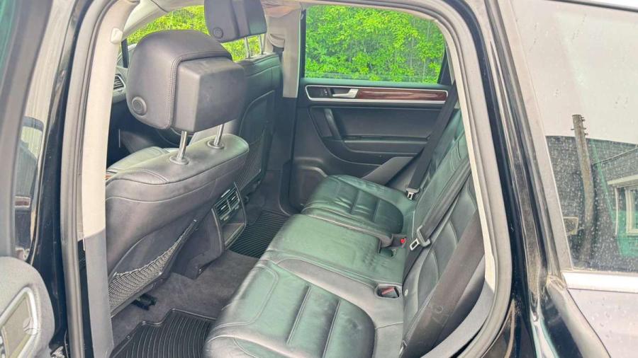 Melns Volkswagen Touareg 2012 Ukmergė, ar dzinēja tilpumu 3.60 L un nobraukumu 212 tūkst. km par 5100 €, foto 14 vietnē AUTOMOTO.COM.LV
