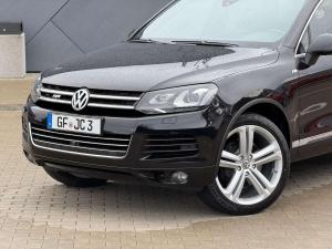 Melns Volkswagen Touareg 2012 Jonava, ar dzinēja tilpumu 4.13 L un nobraukumu 299 tūkst. km par 11900 €, foto 4 vietnē AUTOMOTO.COM.LV