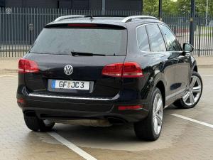 Melns Volkswagen Touareg 2012 Jonava, ar dzinēja tilpumu 4.13 L un nobraukumu 299 tūkst. km par 11900 €, foto 11 vietnē AUTOMOTO.COM.LV