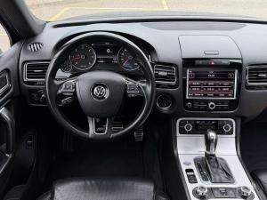 Melns Volkswagen Touareg 2012 Jonava, ar dzinēja tilpumu 4.13 L un nobraukumu 299 tūkst. km par 11900 €, foto 22 vietnē AUTOMOTO.COM.LV