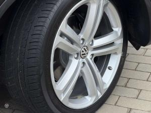 Melns Volkswagen Touareg 2012 Jonava, ar dzinēja tilpumu 4.13 L un nobraukumu 299 tūkst. km par 11900 €, foto 40 vietnē AUTOMOTO.COM.LV