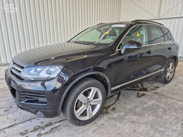 Melns Volkswagen Touareg 2012 Viļņa, ar dzinēja tilpumu 3.00 L un nobraukumu 225 tūkst. km par 10200 €, foto 3 vietnē AUTOMOTO.COM.LV