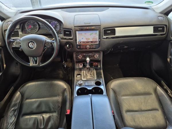 Melns Volkswagen Touareg 2012 Viļņa, ar dzinēja tilpumu 3.00 L un nobraukumu 225 tūkst. km par 10200 €, foto 6 vietnē AUTOMOTO.COM.LV