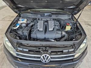 Black Volkswagen Touareg 2012 in Vilnius, with an engine capacity of 3.00 L and mileage of 225 thousand km for 10200 €, photo 9 on AUTOMOTO.COM.LV