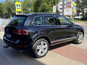 Melns Volkswagen Touareg 2012 Marijampole, ar dzinēja tilpumu 2.97 L un nobraukumu 278 tūkst. km par 13250 €, foto 6 vietnē AUTOMOTO.COM.LV