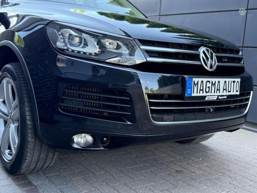 Melns Volkswagen Touareg 2012 Marijampole, ar dzinēja tilpumu 2.97 L un nobraukumu 278 tūkst. km par 13250 €, foto 9 vietnē AUTOMOTO.COM.LV