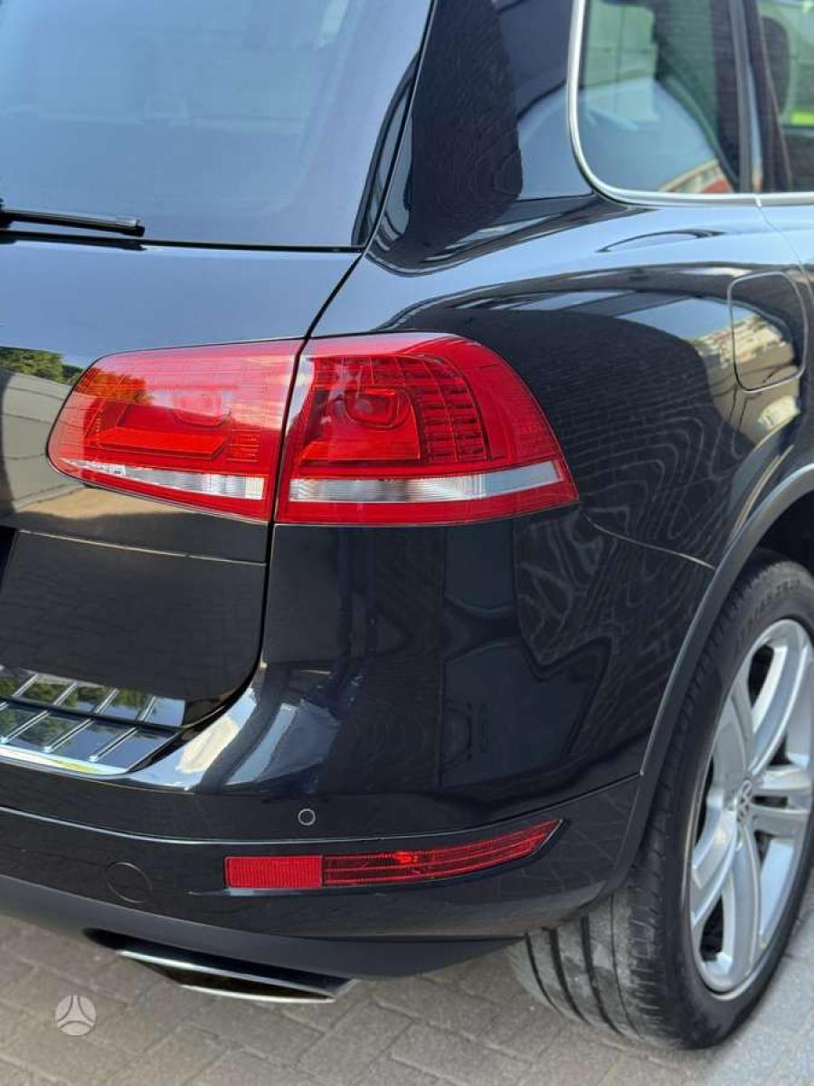 Melns Volkswagen Touareg 2012 Marijampole, ar dzinēja tilpumu 2.97 L un nobraukumu 278 tūkst. km par 13250 €, foto 16 vietnē AUTOMOTO.COM.LV