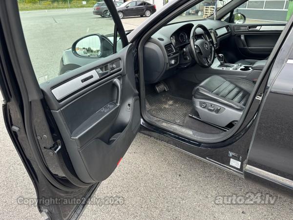 Volkswagen Touareg 2012 Tartu vietnē Melns Volkswagen Touareg 2012 Tartu, ar dzinēja tilpumu 3.00 L un nobraukumu 0 tūkst. km par 11999 €, foto 10 vietnē AUTOMOTO.COM.LV
