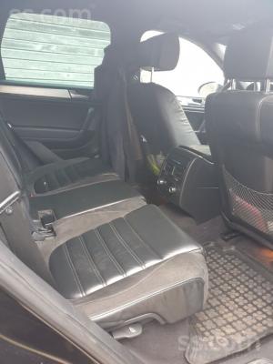 Black Volkswagen Touareg 2012 in Jekabpils, with an engine capacity of 3.00 L and mileage of 218 thousand km for 12000 €, photo 8 on AUTOMOTO.COM.LV