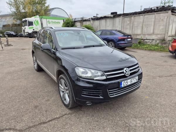 Melns Volkswagen Touareg 2012 Rīga, ar dzinēja tilpumu 3.00 L un nobraukumu 227 tūkst. km par 8990 €, foto 3 vietnē AUTOMOTO.COM.LV