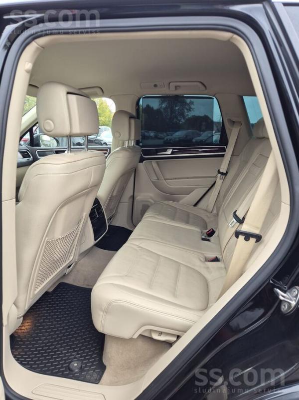 Melns Volkswagen Touareg 2012 Rīga, ar dzinēja tilpumu 3.00 L un nobraukumu 227 tūkst. km par 8990 €, foto 11 vietnē AUTOMOTO.COM.LV
