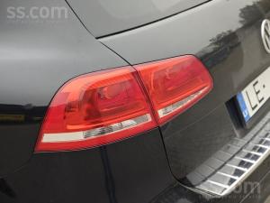 Black Volkswagen Touareg 2012 in Riga, with an engine capacity of 3.00 L and mileage of 164 thousand km for 16000 €, photo 6 on AUTOMOTO.COM.LV