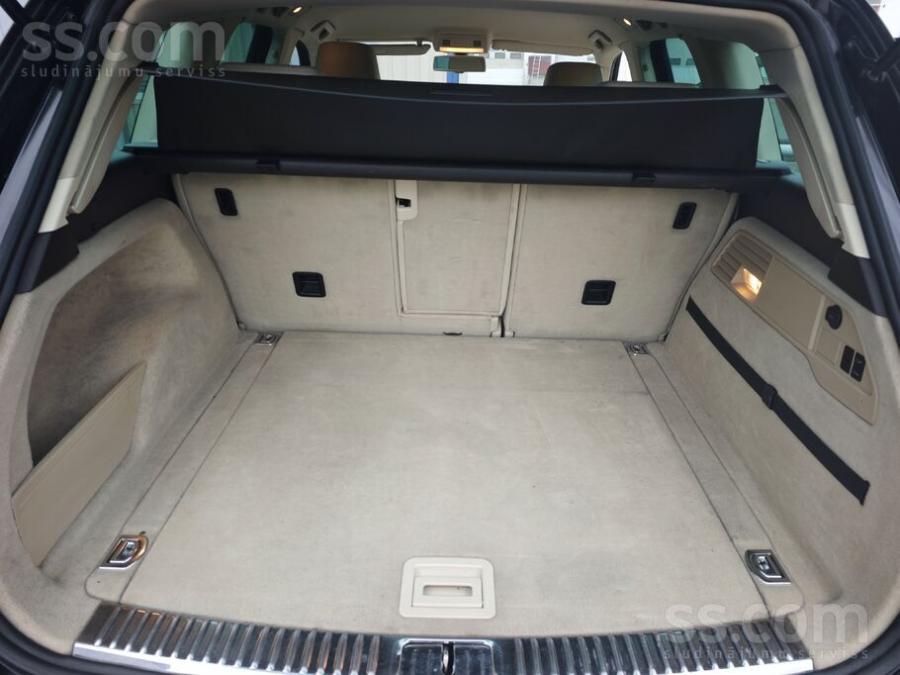 Black Volkswagen Touareg 2012 in Riga, with an engine capacity of 3.00 L and mileage of 164 thousand km for 16000 €, photo 17 on AUTOMOTO.COM.LV