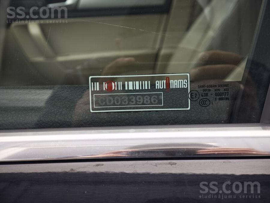 Black Volkswagen Touareg 2012 in Riga, with an engine capacity of 3.00 L and mileage of 164 thousand km for 16000 €, photo 25 on AUTOMOTO.COM.LV