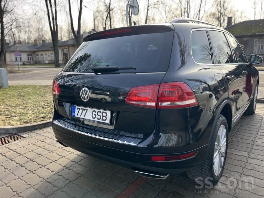 Melns Volkswagen Touareg 2013 Rīga, ar dzinēja tilpumu 3.00 L un nobraukumu 312 tūkst. km par 11100 €, foto 2 vietnē AUTOMOTO.COM.LV