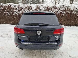 Black Volkswagen Touareg 2013 in Vilnius, with an engine capacity of 2.97 L and mileage of 215 thousand km for 13350 €, photo 6 on AUTOMOTO.COM.LV