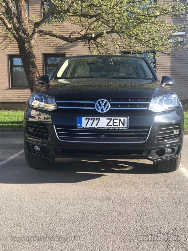 Black Volkswagen Touareg 2013 in Tallinn, with an engine capacity of 3.00 L and mileage of 275 thousand km for 13800 €, photo 3 on AUTOMOTO.COM.LV