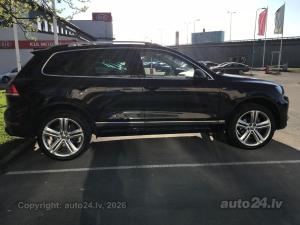Melns Volkswagen Touareg 2013 Tallina, ar dzinēja tilpumu 3.00 L un nobraukumu 275 tūkst. km par 13800 €, foto 7 vietnē AUTOMOTO.COM.LV