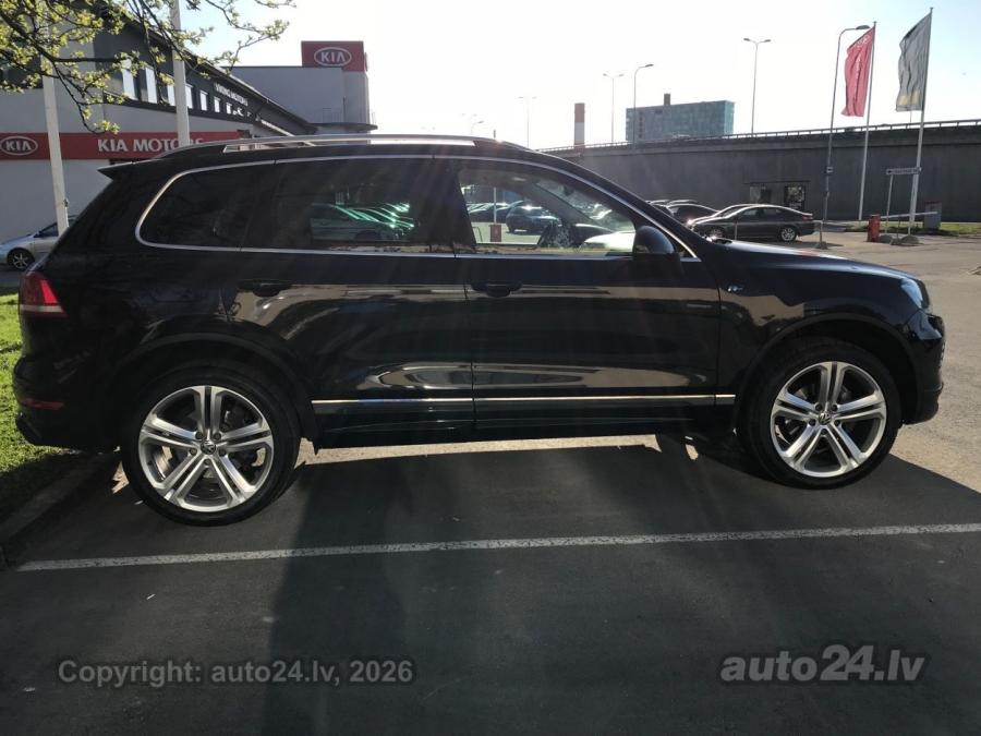 Melns Volkswagen Touareg 2013 Tallina, ar dzinēja tilpumu 3.00 L un nobraukumu 275 tūkst. km par 13800 €, foto 7 vietnē AUTOMOTO.COM.LV