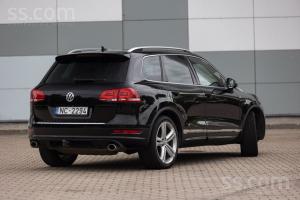 Melns Volkswagen Touareg 2013 Dobele, ar dzinēja tilpumu 3.00 L un nobraukumu 250 tūkst. km par 14500 €, foto 1 vietnē AUTOMOTO.COM.LV