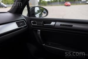 Melns Volkswagen Touareg 2013 Dobele, ar dzinēja tilpumu 3.00 L un nobraukumu 250 tūkst. km par 14500 €, foto 15 vietnē AUTOMOTO.COM.LV