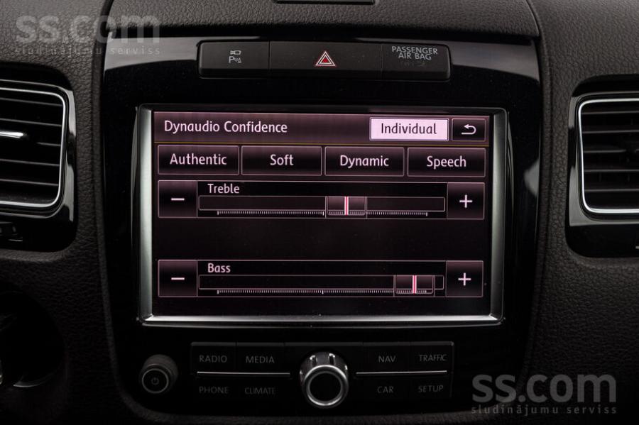 Melns Volkswagen Touareg 2013 Dobele, ar dzinēja tilpumu 3.00 L un nobraukumu 250 tūkst. km par 14500 €, foto 19 vietnē AUTOMOTO.COM.LV