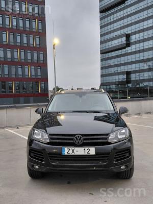 Melns Volkswagen Touareg 2013 Rīga, ar dzinēja tilpumu 3.00 L un nobraukumu 385 tūkst. km par 8790 €, foto 5 vietnē AUTOMOTO.COM.LV